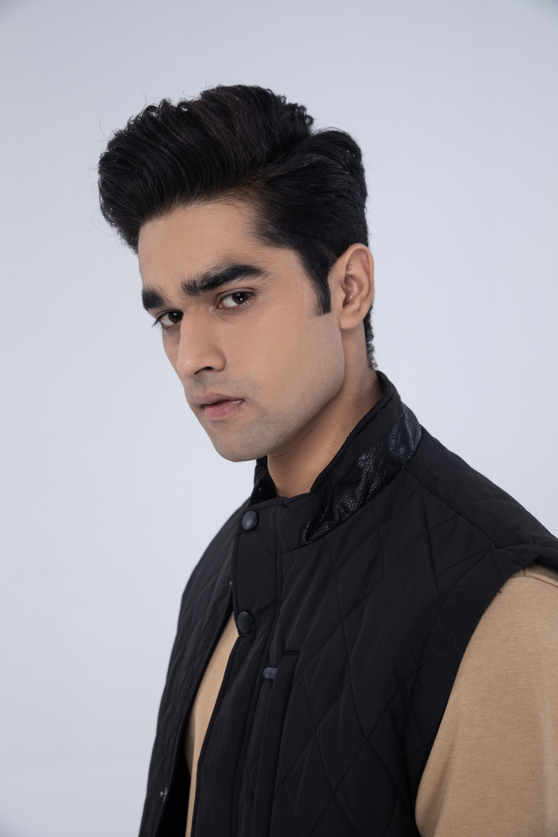 Black Sleeveless Jacket – Equator Stores